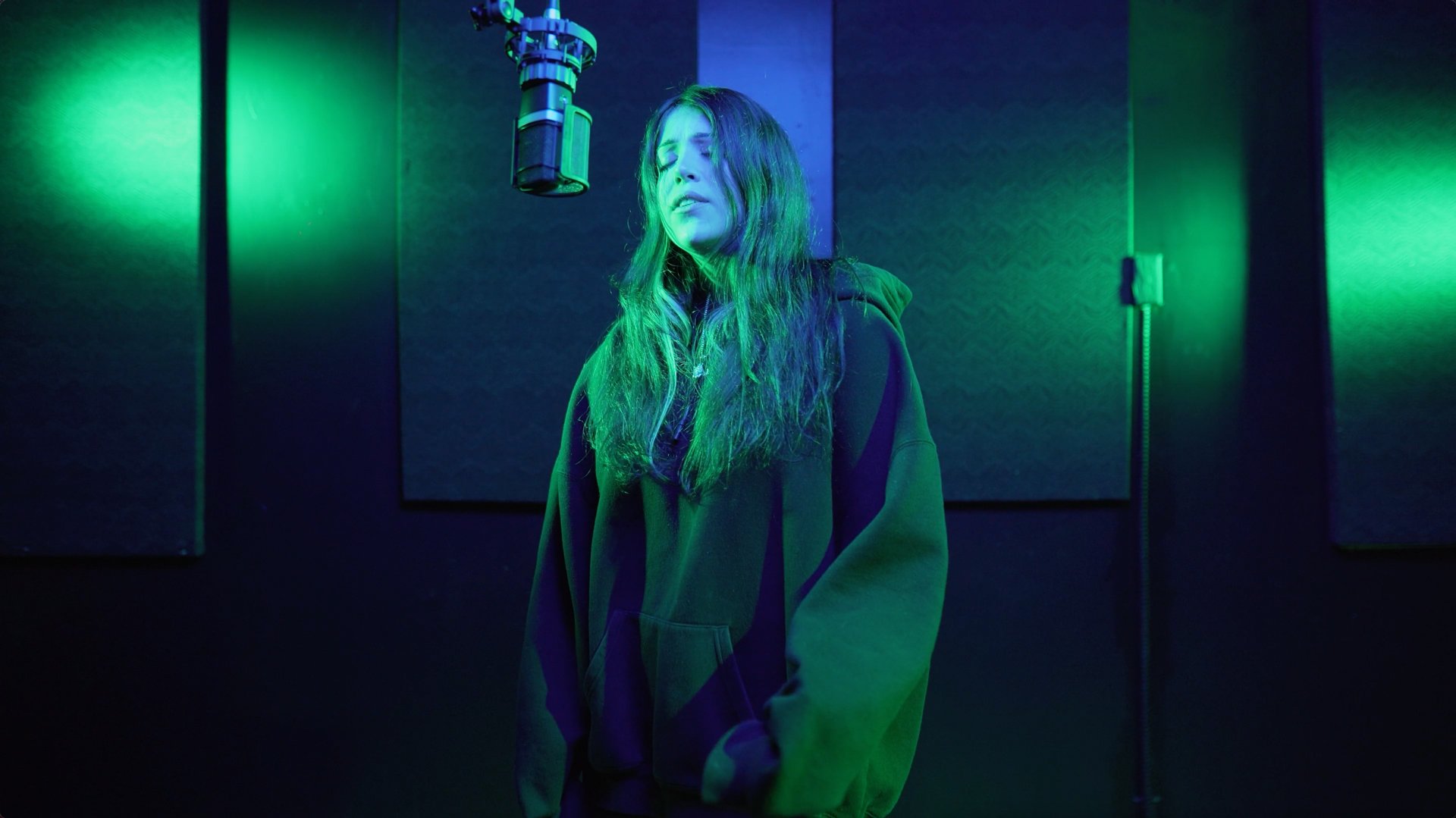 Ally Nicholas - Feels Like Dying [Live Session] - Traklife Music